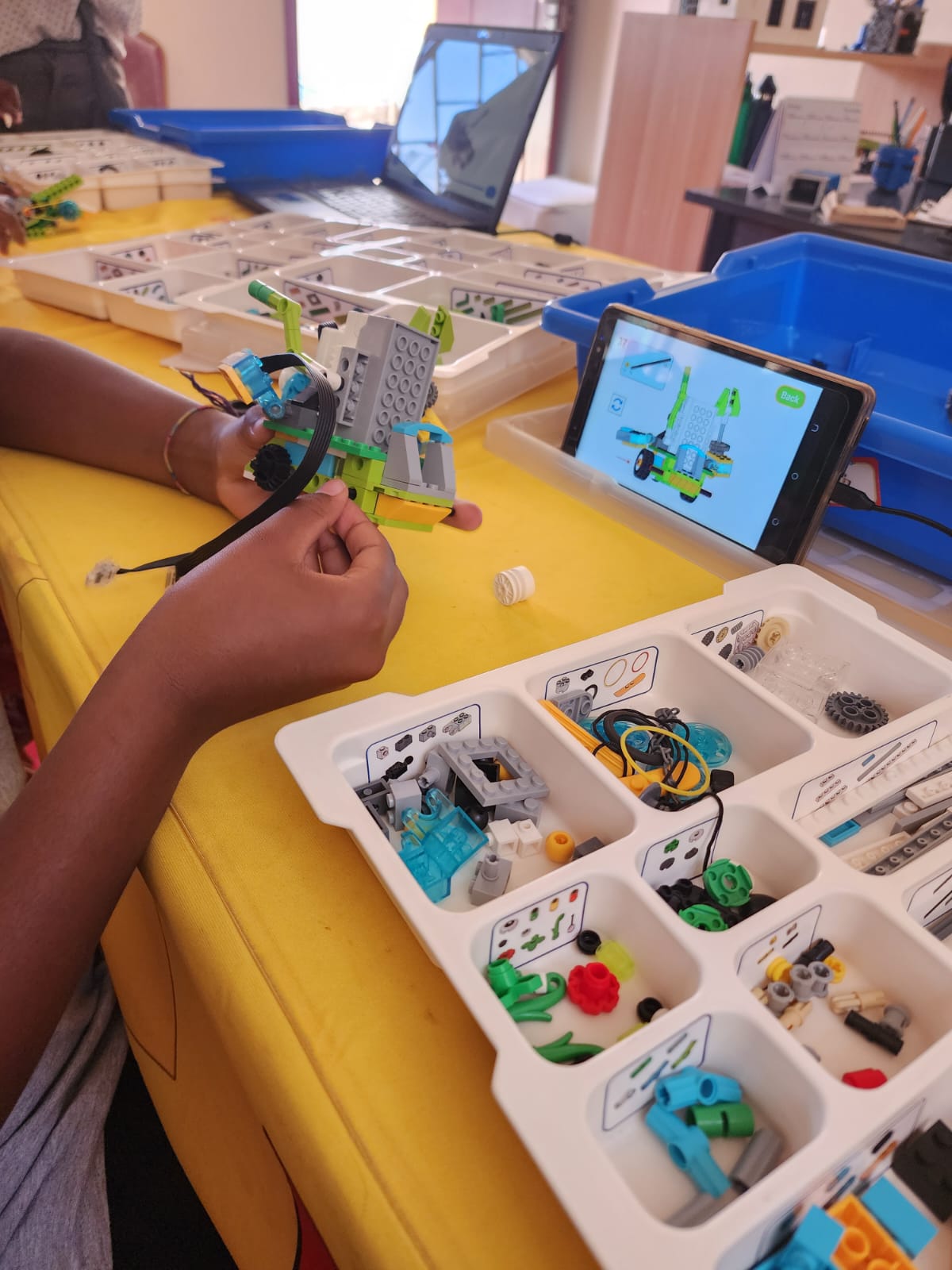STEMlens Network – STEM Mentorship, Workshops, Global Expeditions and ...